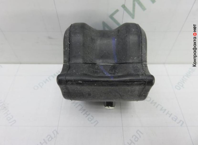 Запчасти Тойота: Втулка стабилизатора, левая (4881542110)