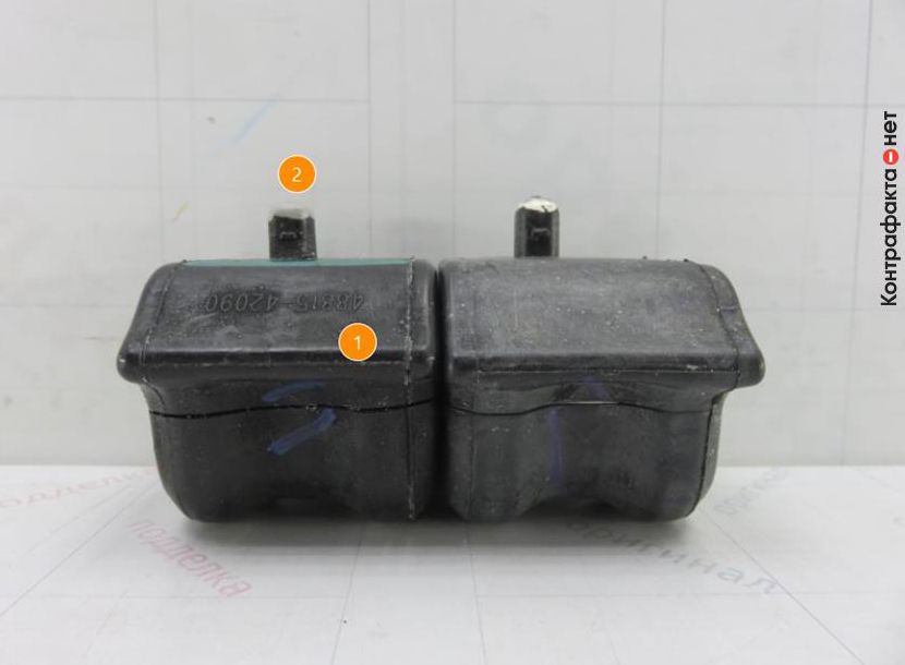 Запчасти Тойота: Втулка стабилизатора, левая (4881542110)