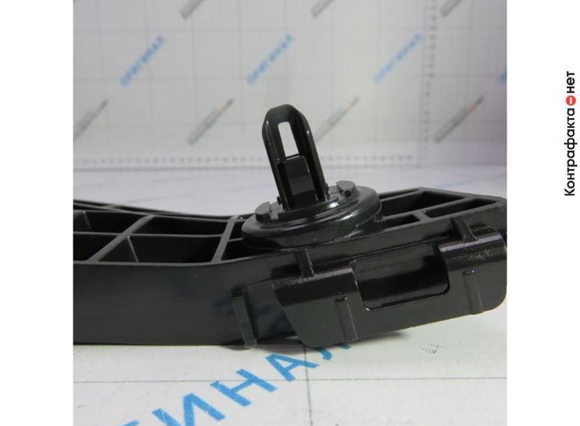 Запчасти Тойота: Направляющая бампера левая (5253633050)